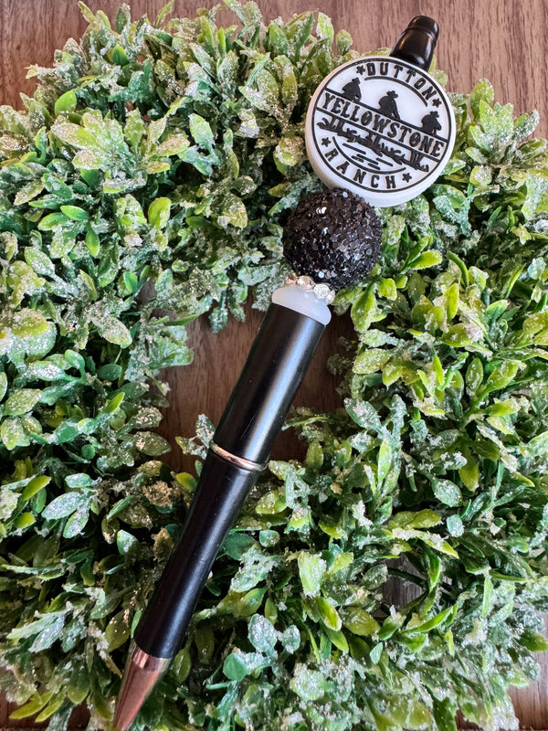 Yellowstone Ranch Pen – Sparkly Sisters & Their Momma